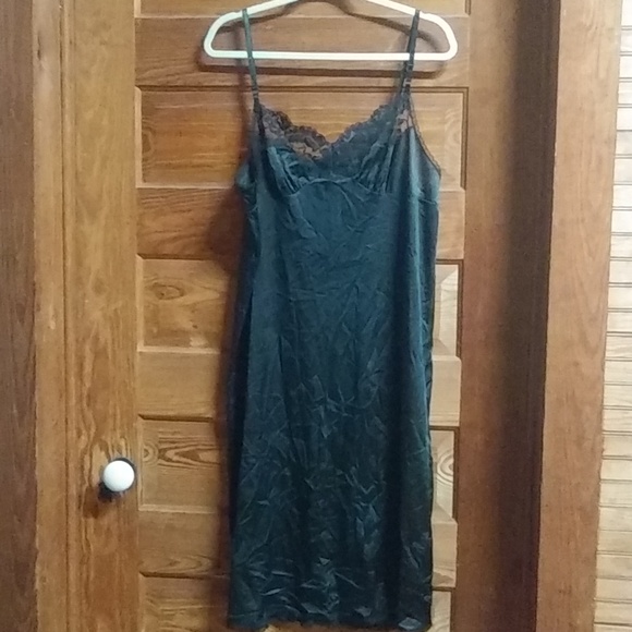 vassarette | Intimates & Sleepwear | Vassarette Black Full Slip With ...